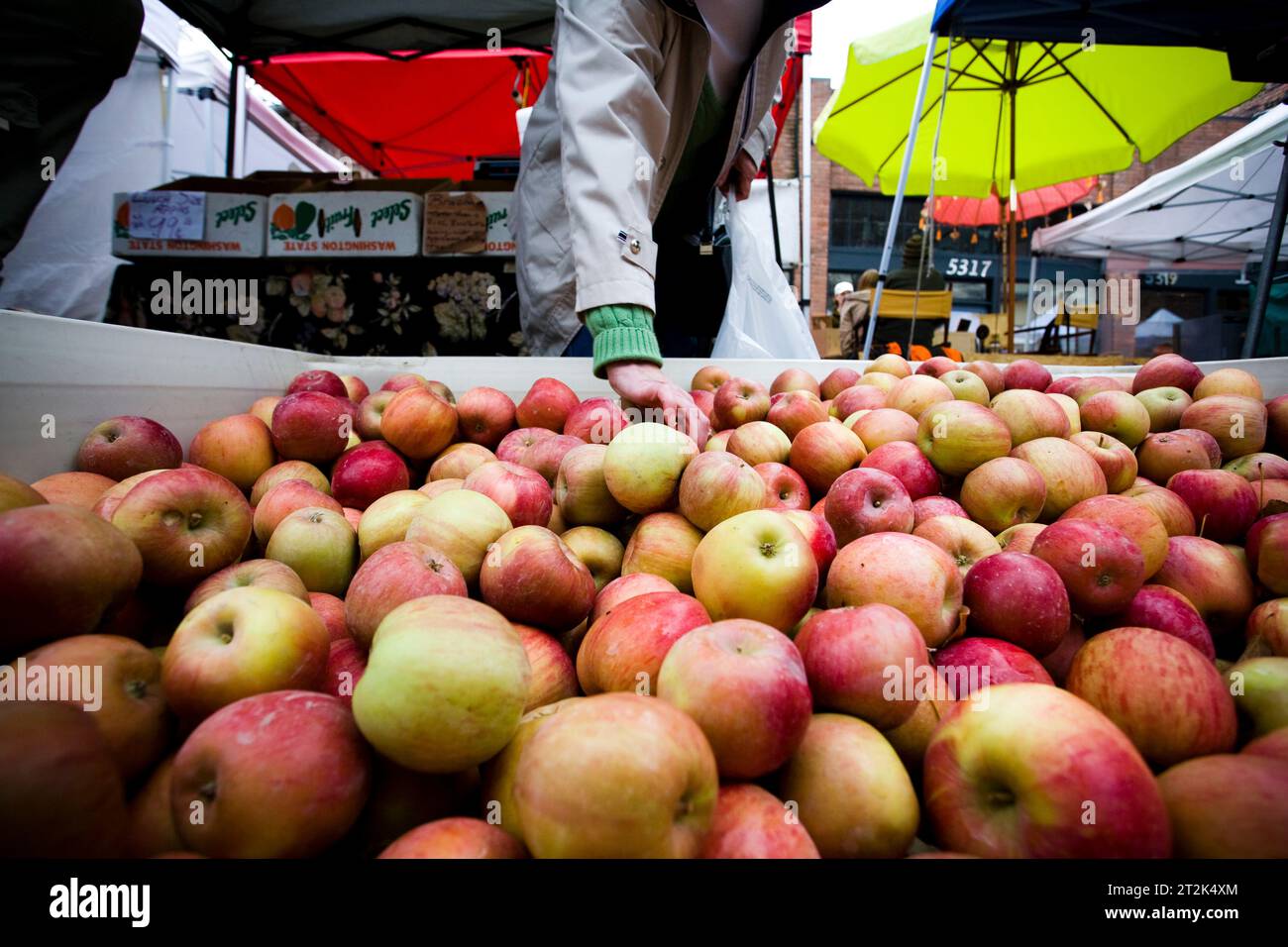 Ballard farmer’s market seattle hi-res stock photography and images - Alamy