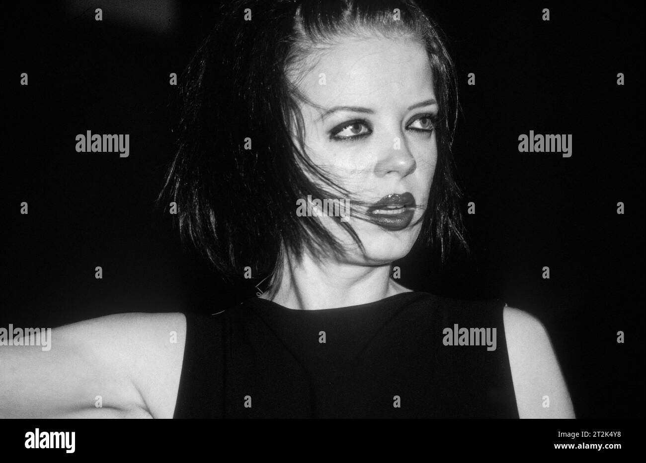 SHIRLEY MANSON, GARBAGE, 1998: Shirley Manson of Garbage playing live ...