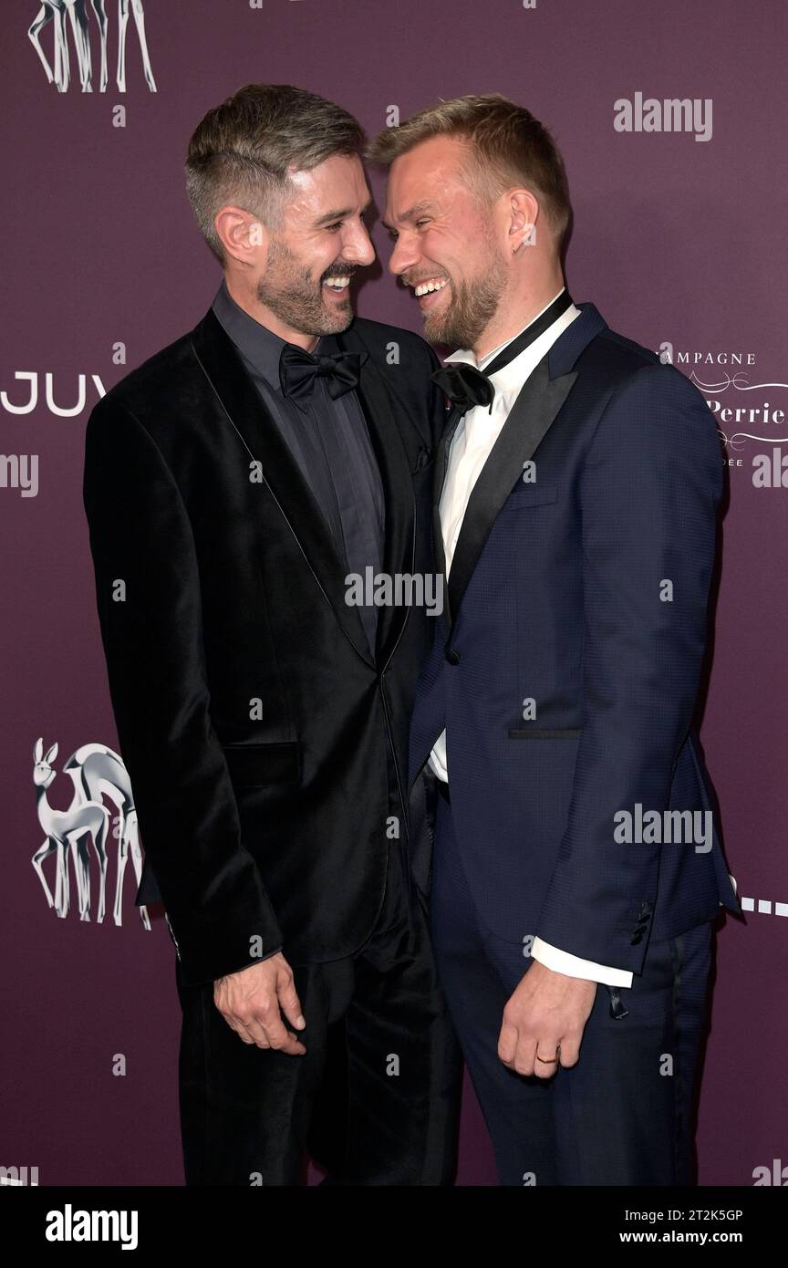 Jochen Schropp mit Partner Norman beim Tribute to Bambi 2023 im JW ...