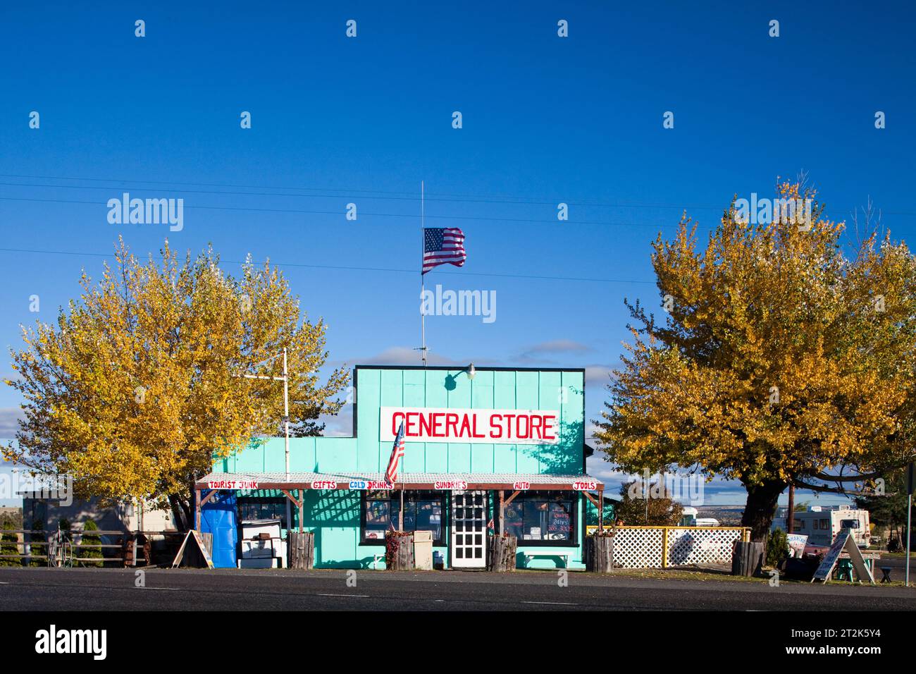 Small town general store hi-res stock photography and images - Alamy