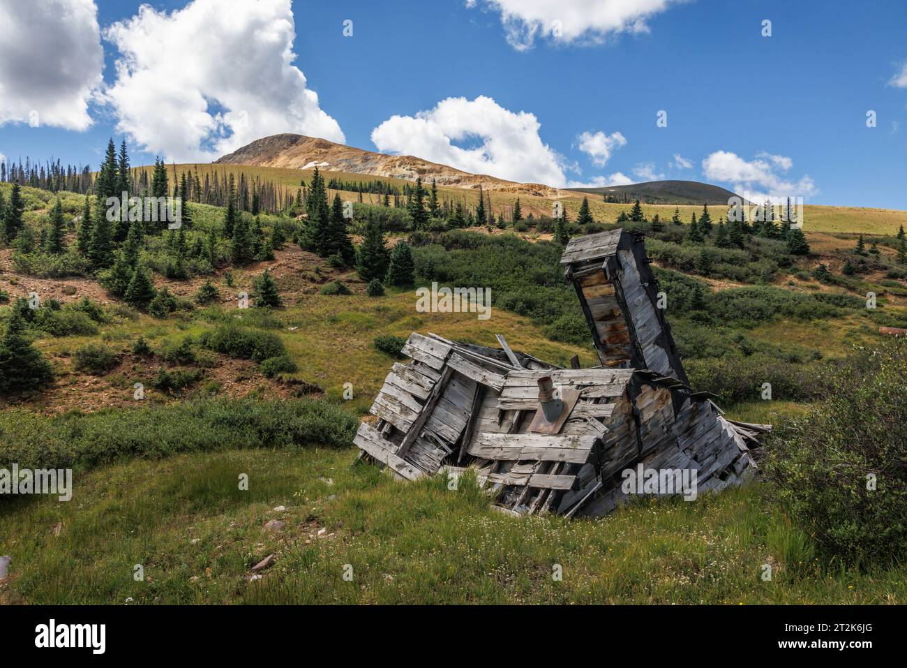 A collapsed cabin at the Summitville ghost town in southwest Colorado ...