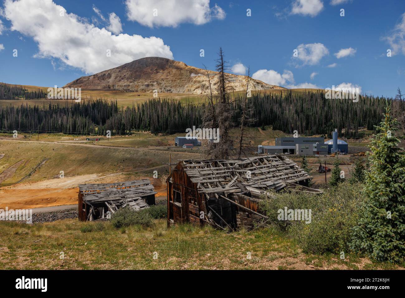 A collapsed cabin at the Summitville ghost town in southwest Colorado ...