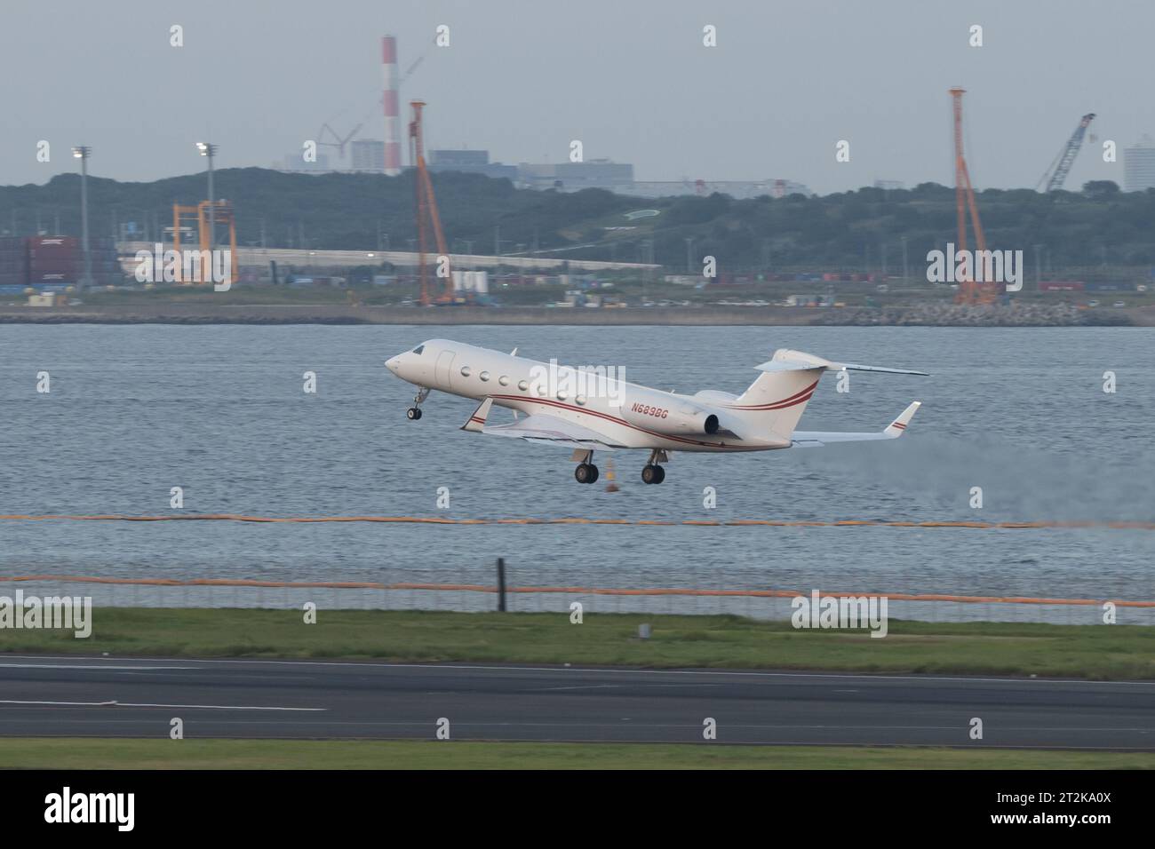 Tokyo, Japan. 12th Oct, 2023. A private jet Gulfstream G500/G550 ...