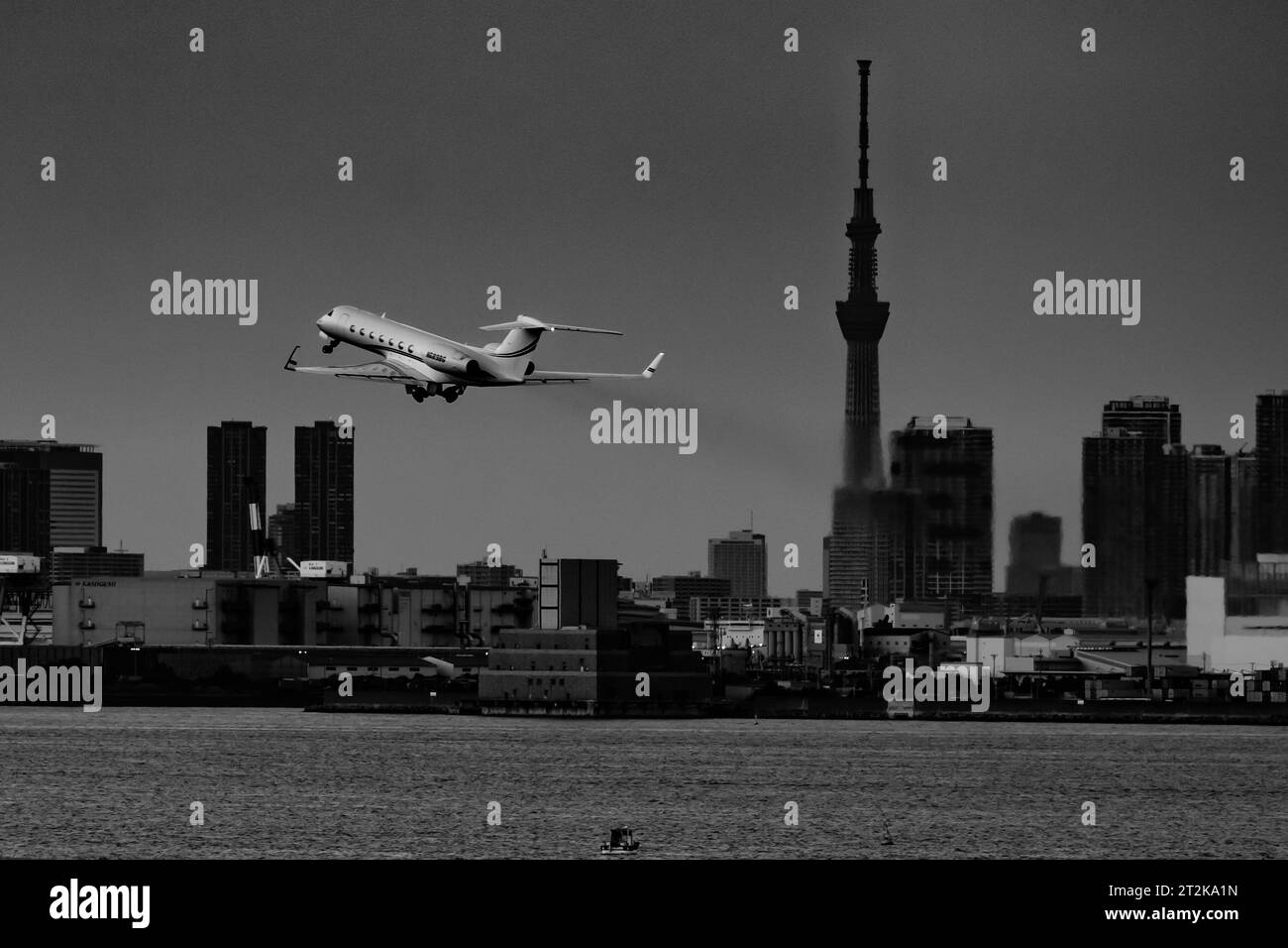 Tokyo, Japan. 12th Oct, 2023. A private jet Gulfstream G500/G550 ...