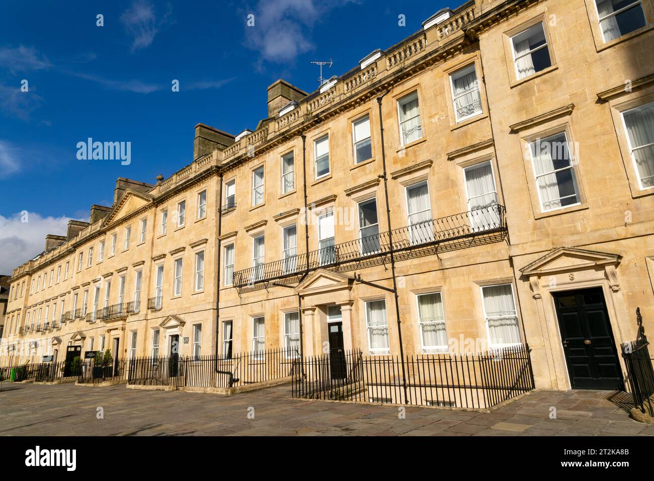 Georgian architecture buildings in South Parade, Bath, North East ...