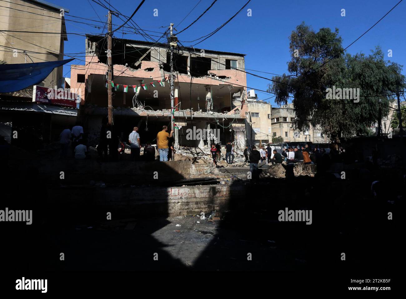 Tulkarm, Palestinian Territories. 20th Oct, 2023. Palestinians inspect ...