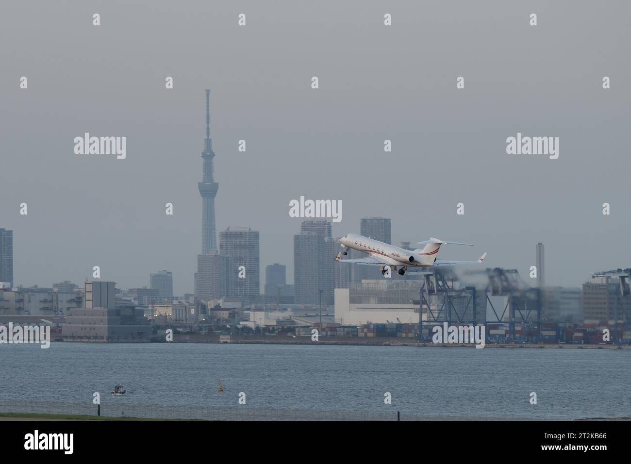 Tokyo, Japan. 12th Oct, 2023. A private jet Gulfstream G500/G550 ...