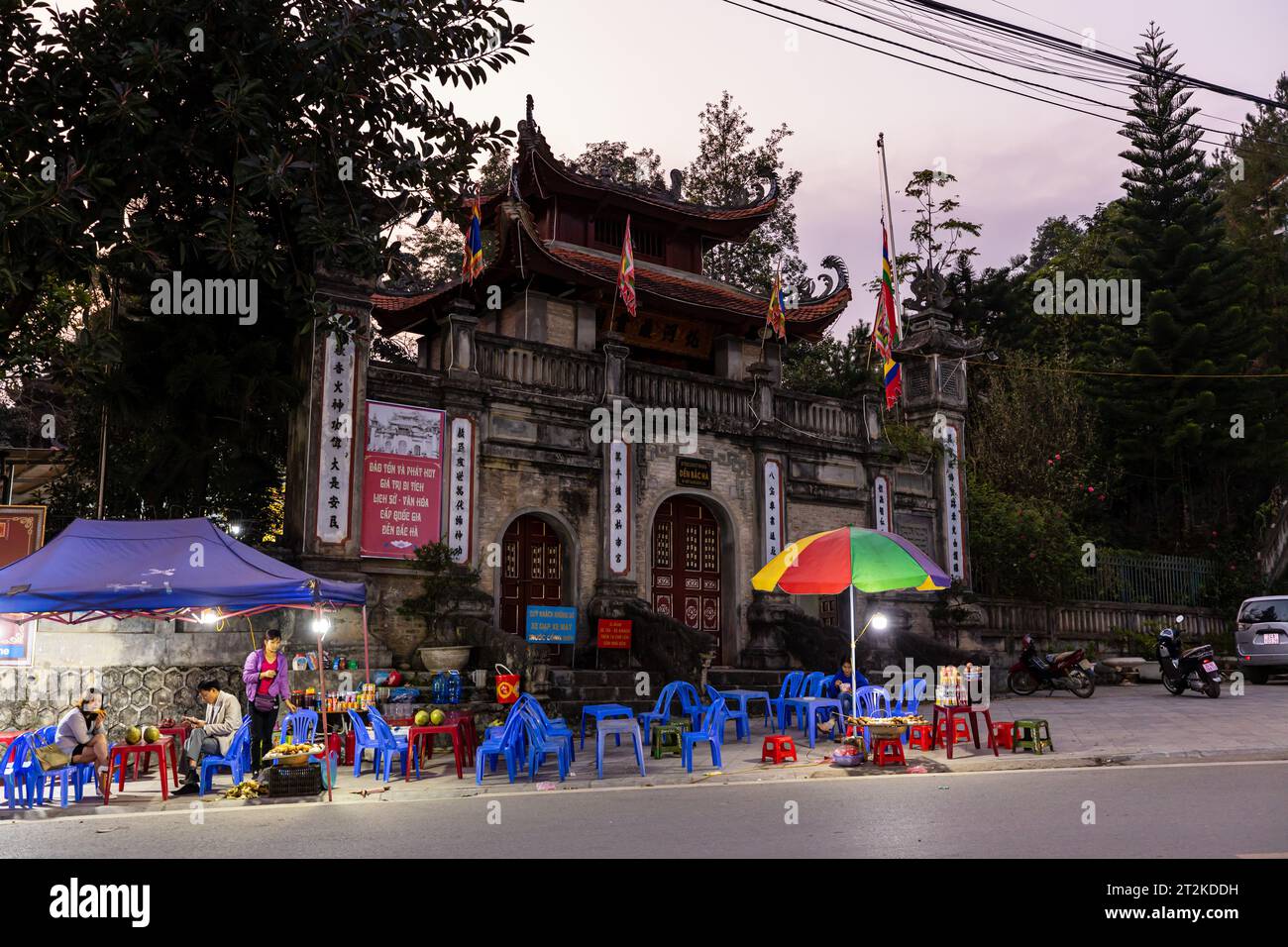 Bac ha temple vietnam hi-res stock photography and images - Alamy