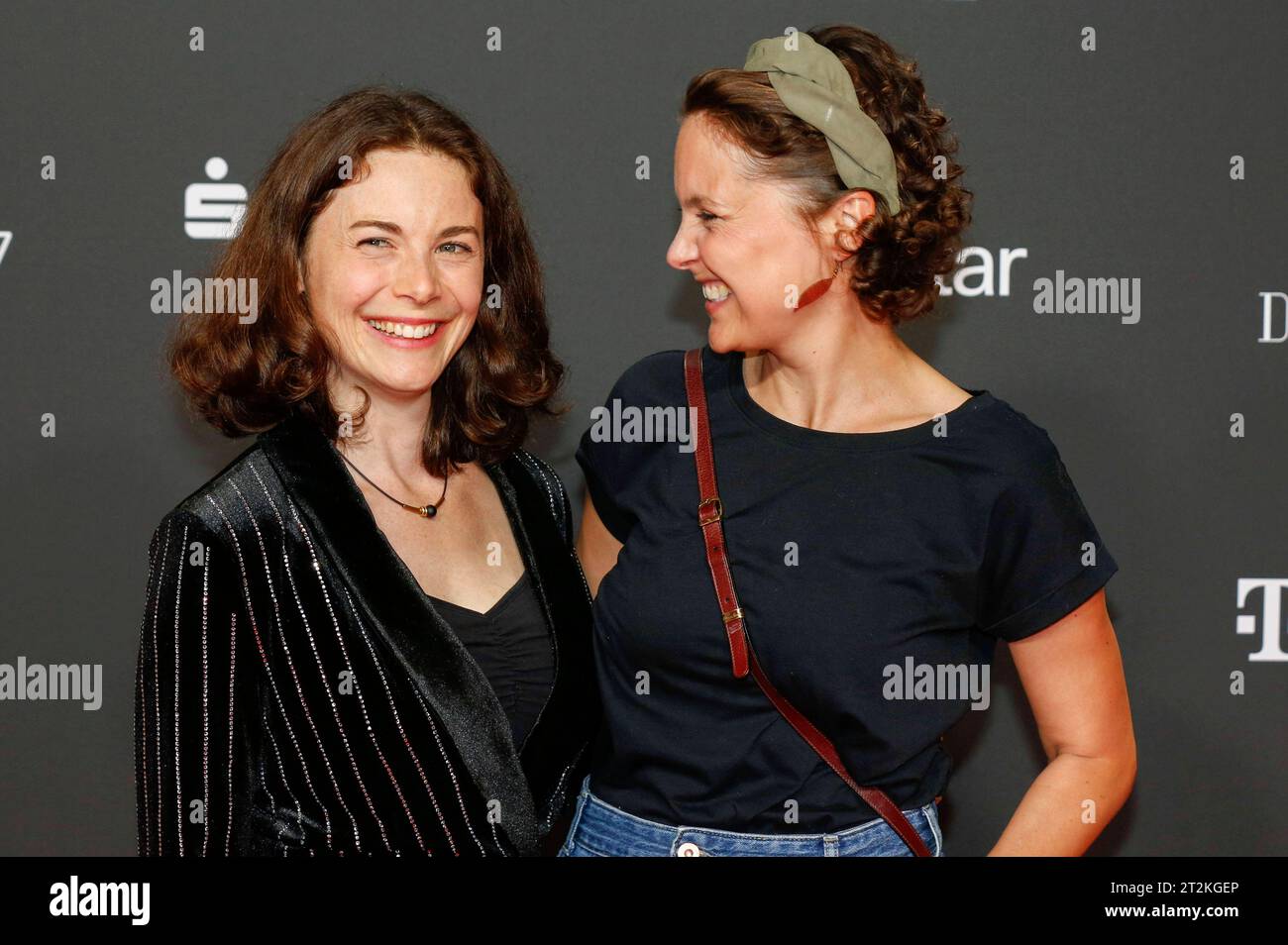 Swantje Riechers und Katrin Wolter bei der Premiere des Kinofims ...