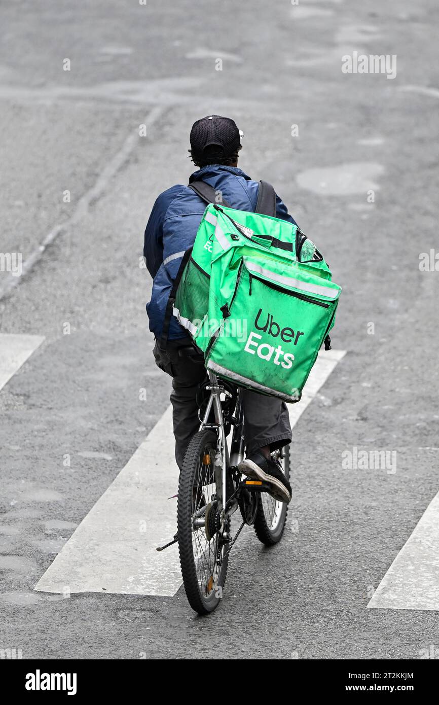 Uber eats delivery paris hi-res stock photography and images - Alamy