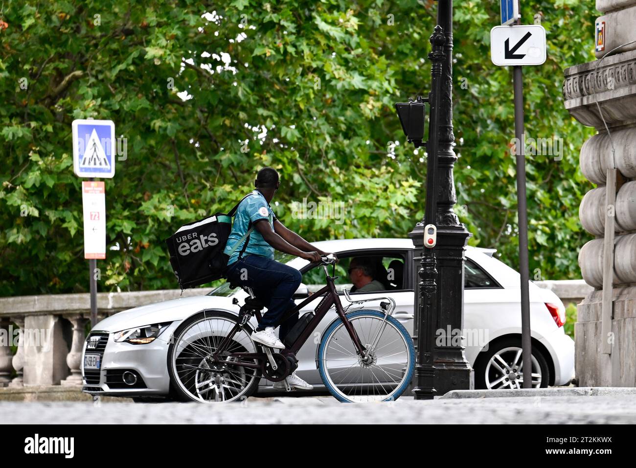 Uber eats delivery paris hi-res stock photography and images - Alamy