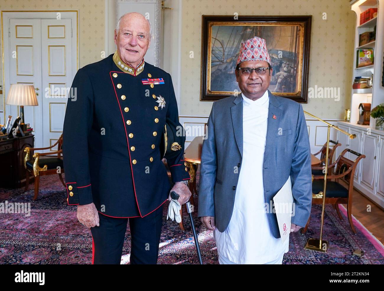Oslo 20231019.King Harald (left) receives Nepal's ambassador Ram Swarth ...