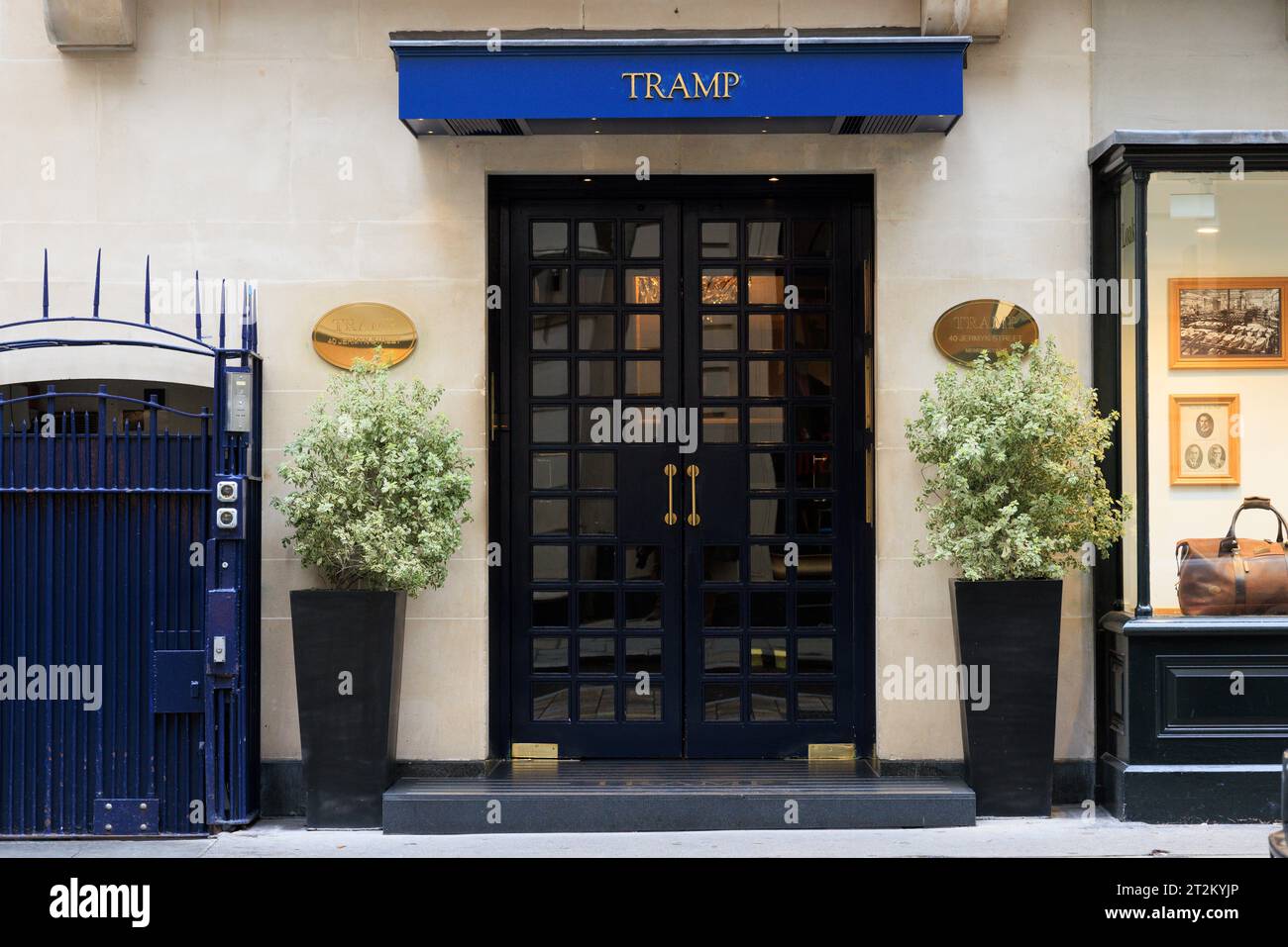 Tramp 40 jermyn street hi-res stock photography and images - Alamy