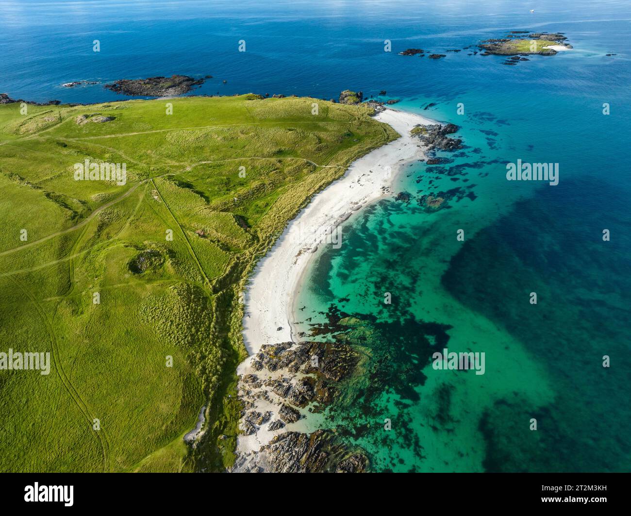 White strand of the monks iona scotland hi-res stock photography and ...