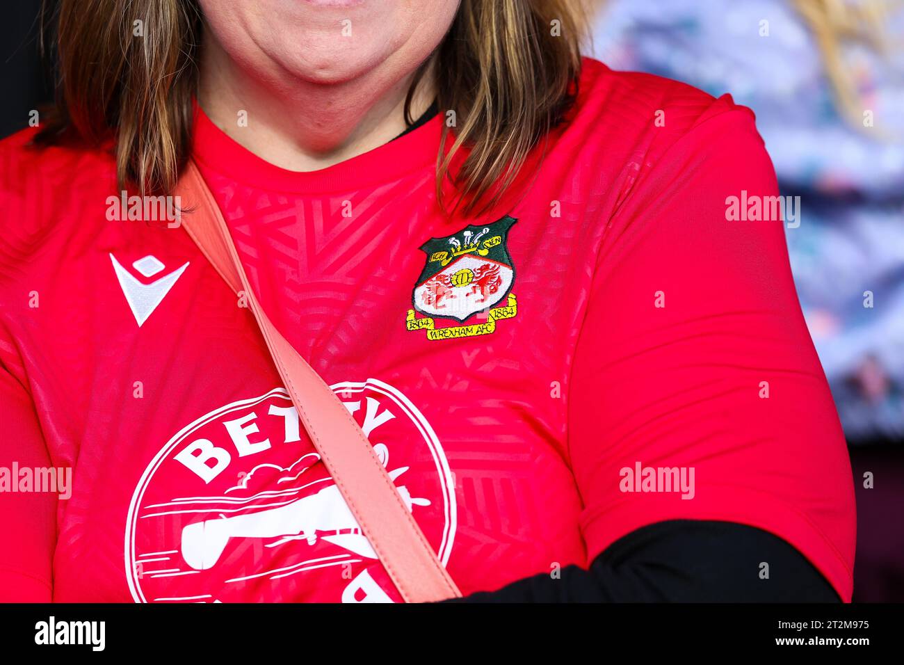 Wrexham badge hi-res stock photography and images - Alamy