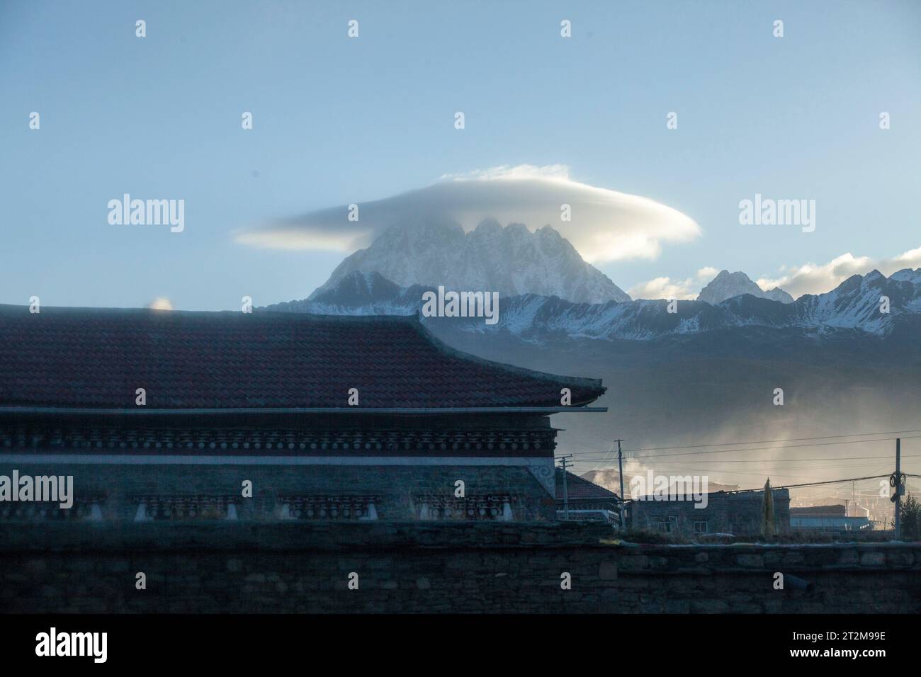 KANGDING, CHINA - OCTOBER 19, 2023 - Photo taken on Oct 19, 2023 shows ...