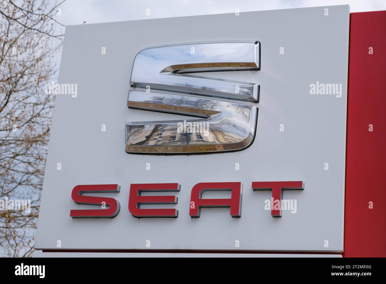 Seat logo hi-res stock photography and images - Alamy