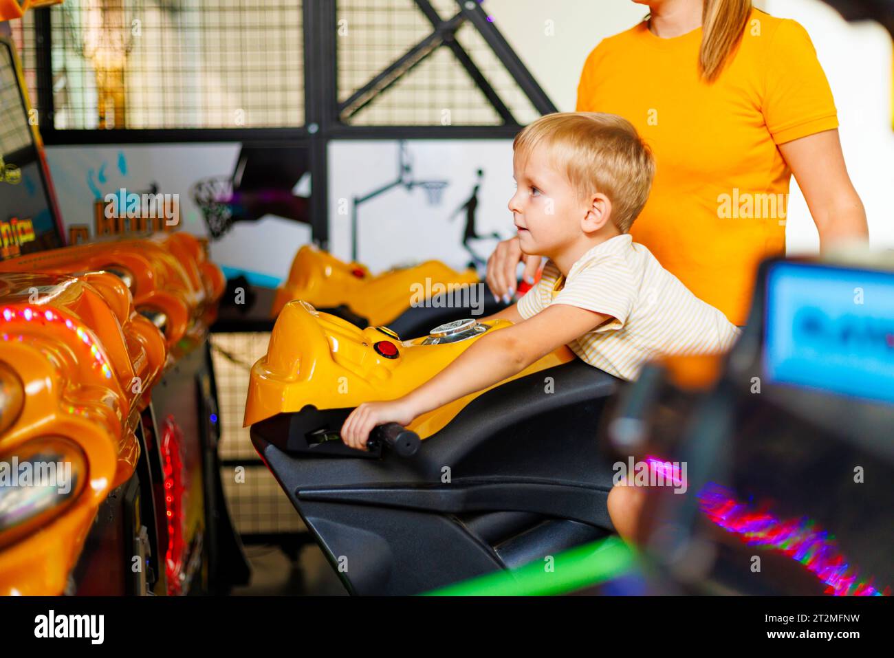 Driving video game arcade hi-res stock photography and images - Alamy