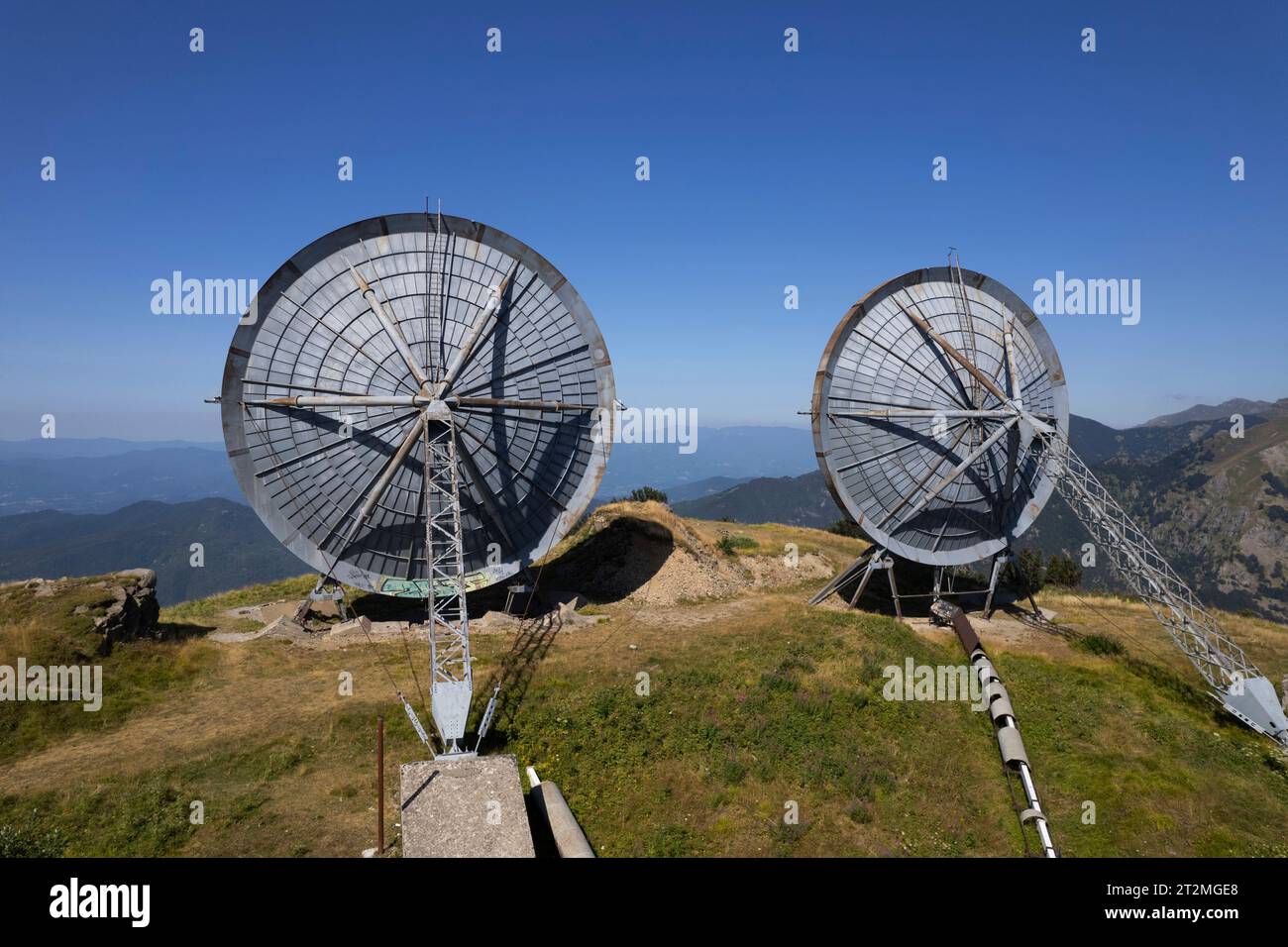 Photographic documentation of old data transmission dishes in an ...
