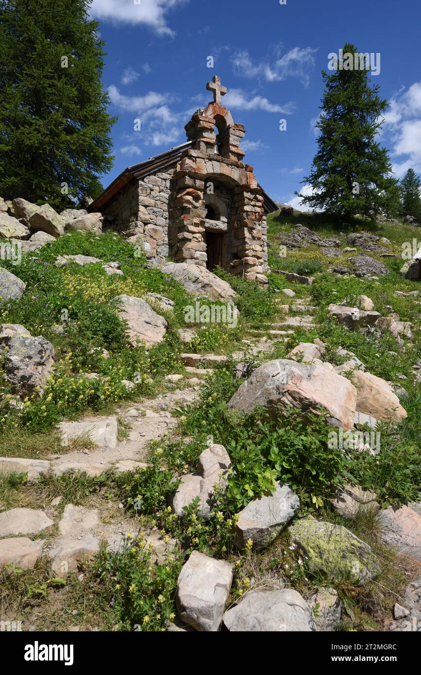 Traditional alpine architecture hi-res stock photography and images - Alamy