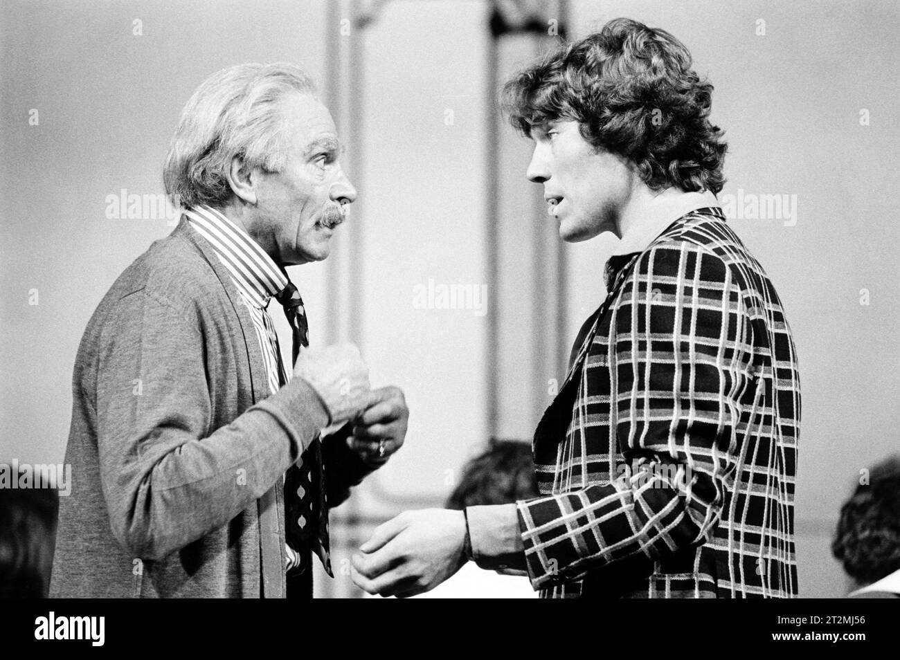 l-r: Laurence Olivier (Antonio), Martin Shaw (Attilio) in SATURDAY ...