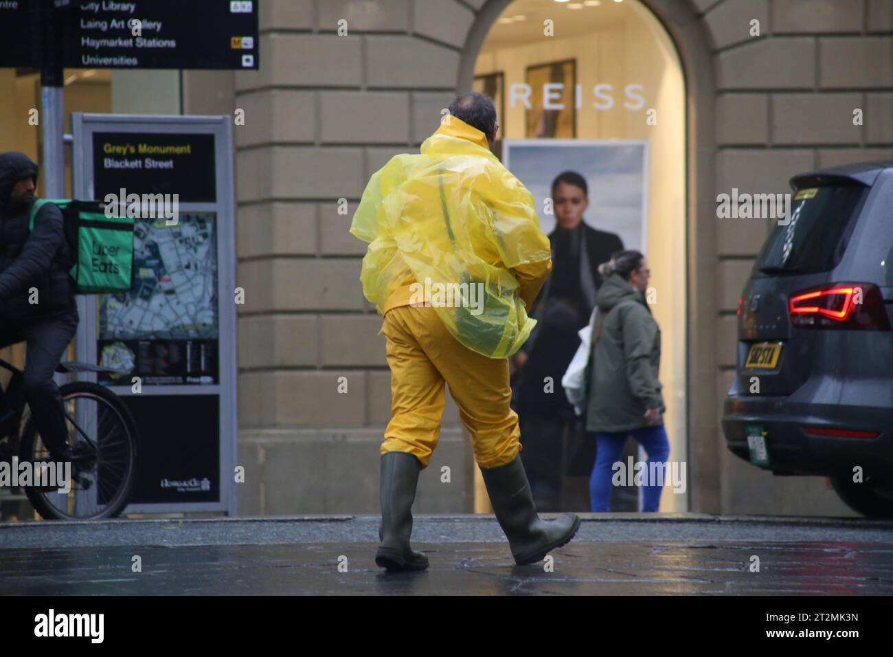 Newcastle, UK. 20th Oct 2023. Storm Babet - People battle the weather ...