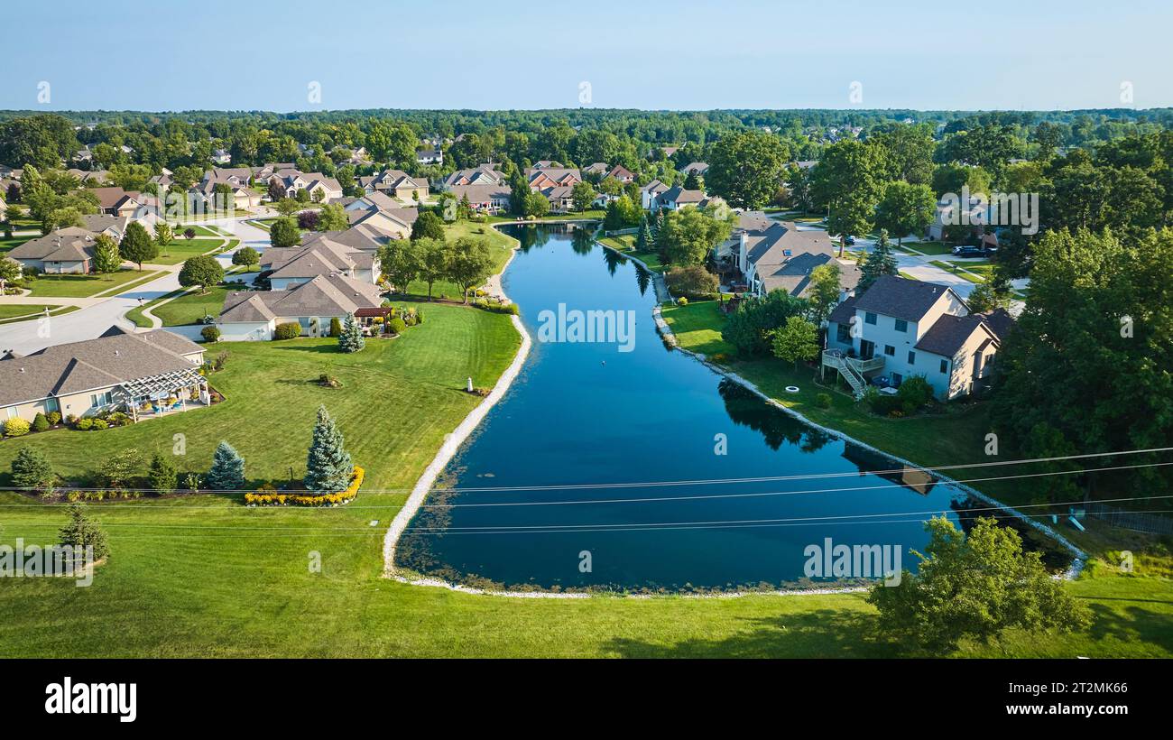 Multiple houses in neighborhood hi-res stock photography and images - Alamy