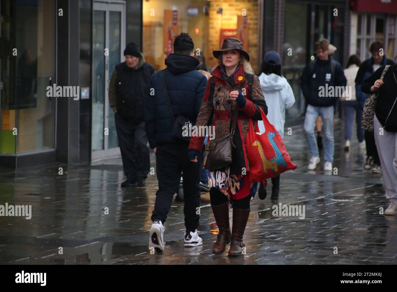 Newcastle, UK. 20th Oct 2023. Storm Babet - People battle the weather ...
