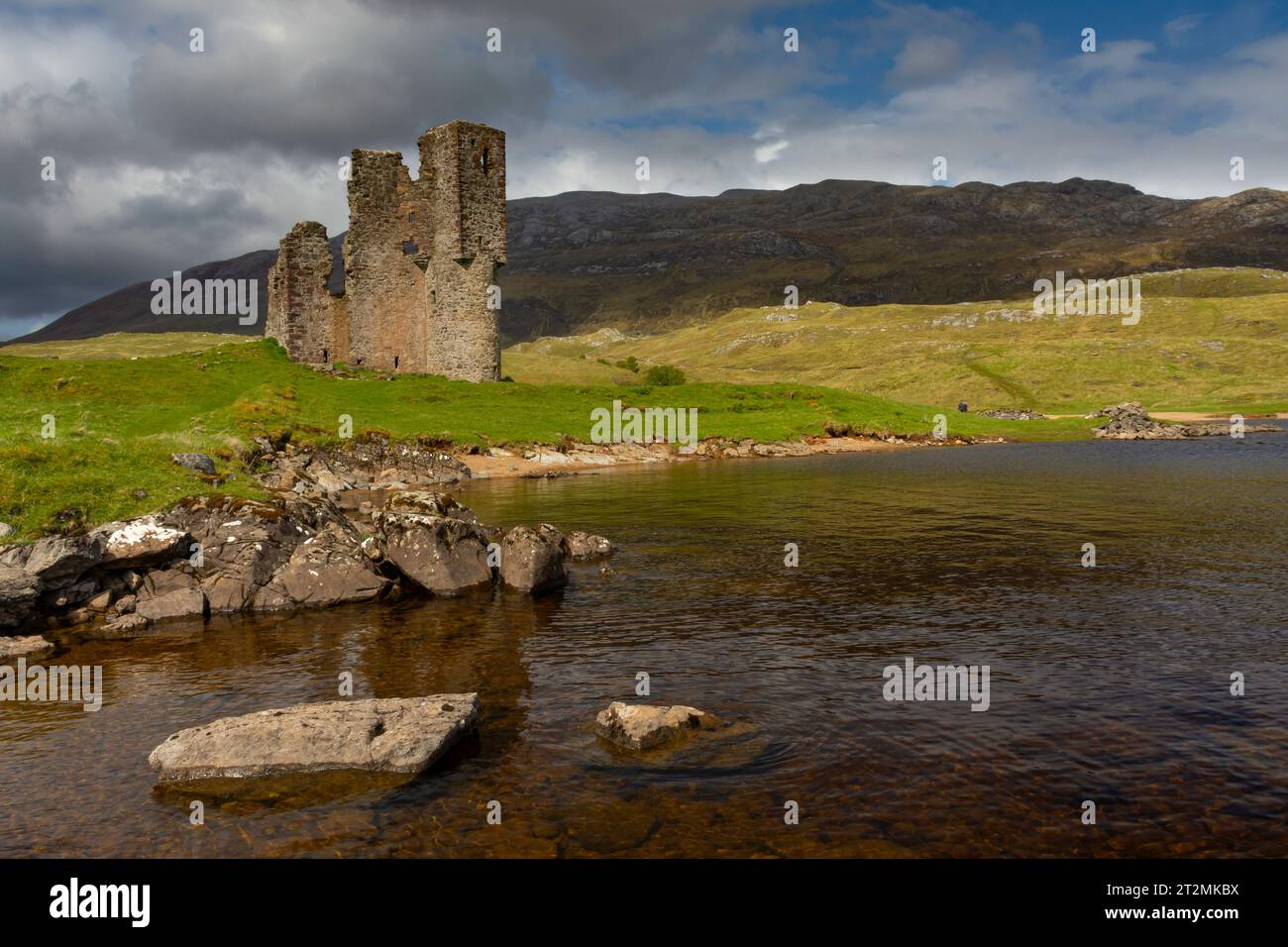 Ardvreck Castle on a promontory in Loch Assynt, Lairg, Scotland Stock ...