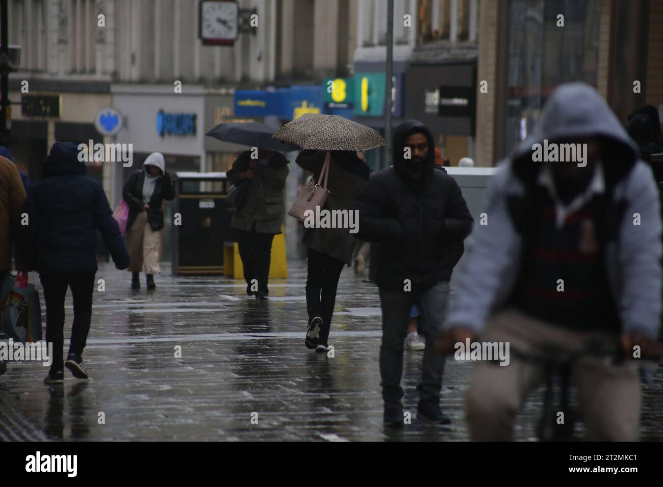 Newcastle, UK. 20th Oct 2023. Storm Babet - People battle the weather ...
