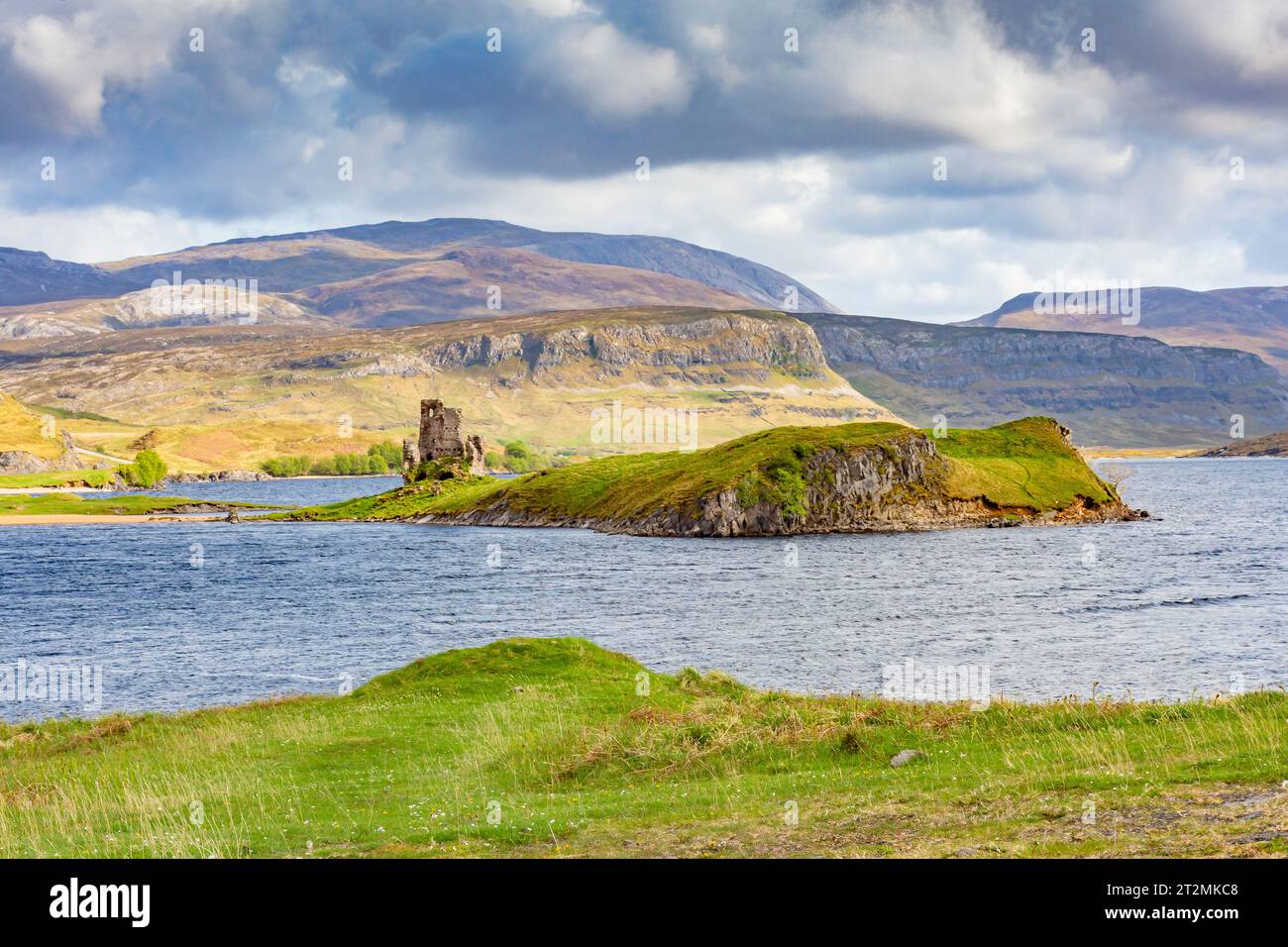 Ardvreck Castle on a promontory in Loch Assynt, Lairg, Scotland Stock ...