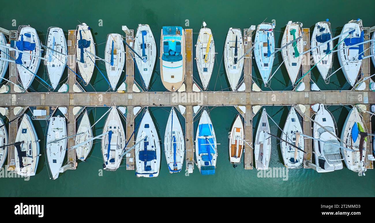 Straight down drone shot boat hi-res stock photography and images - Alamy