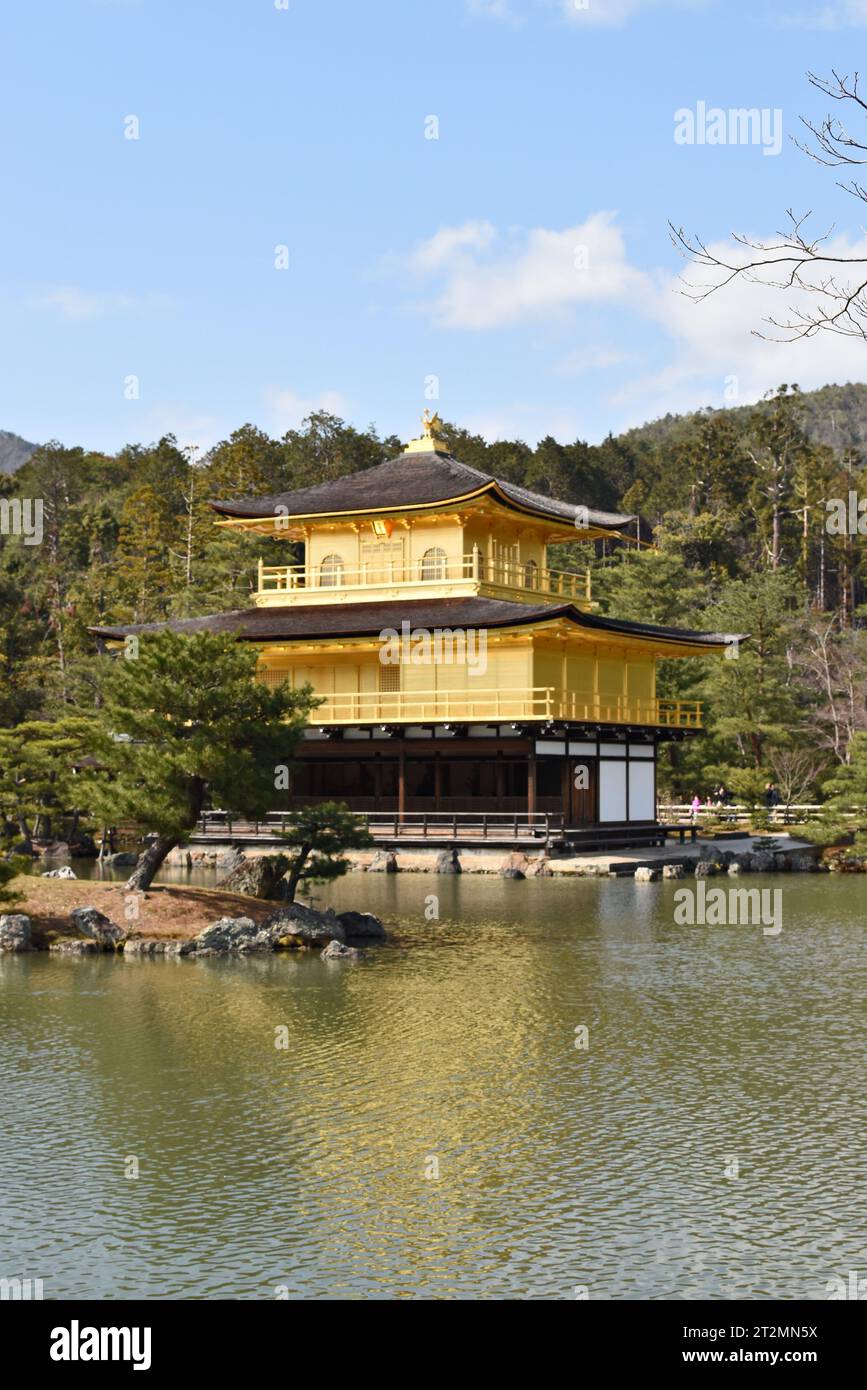 Gold japanese temple hi-res stock photography and images - Alamy