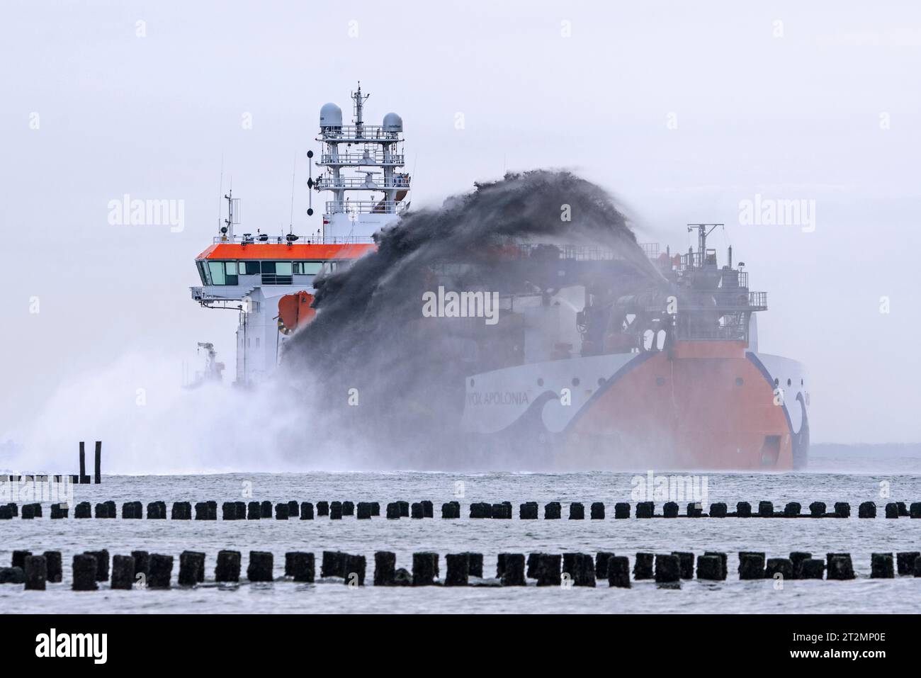 Trailing suction hopper dredger Vox Apolonia of Van Oord, Dutch ...