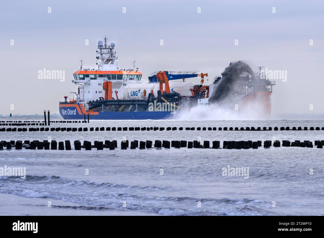 Trailing suction hopper dredger Vox Apolonia of Van Oord, Dutch ...