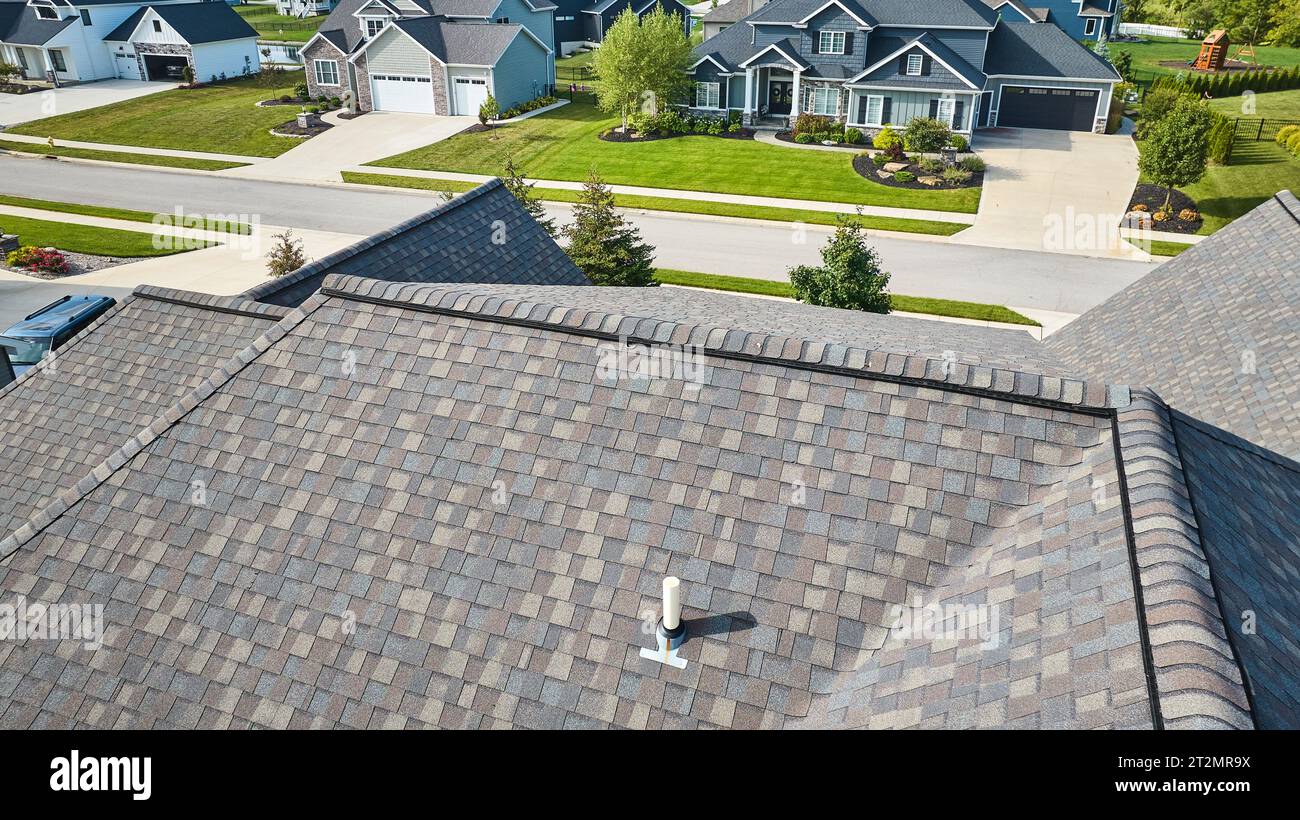 Earthtone shingles hi-res stock photography and images - Alamy