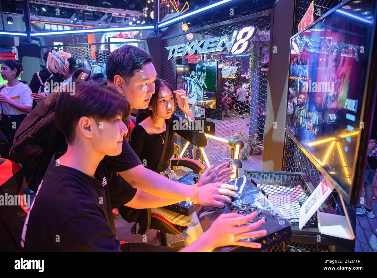 Bangkok, Thailand. 20th Oct, 2023. Visitors seen playing a "Tekken 8 ...