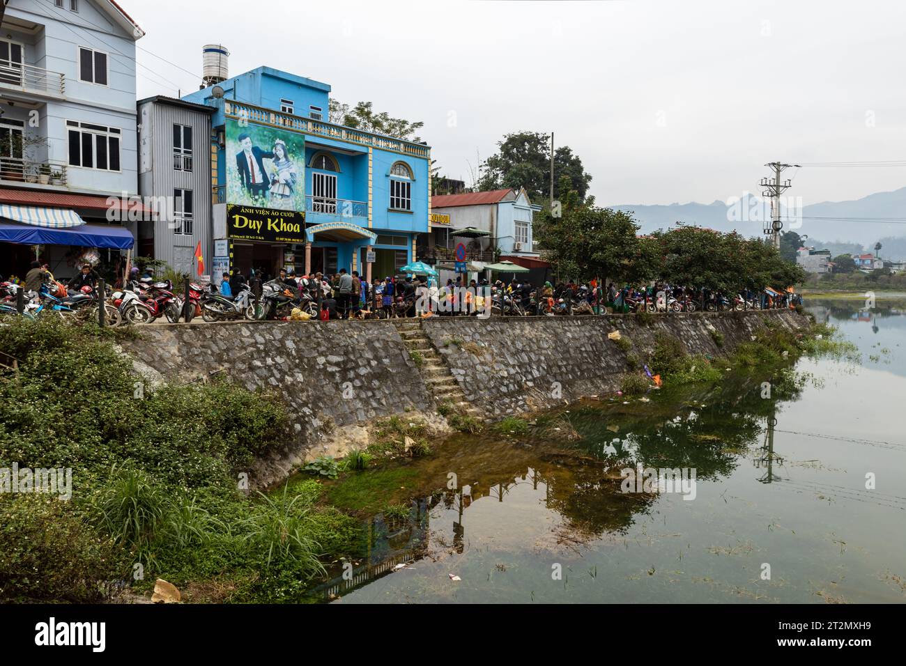 Traditional lao temple hi-res stock photography and images - Alamy