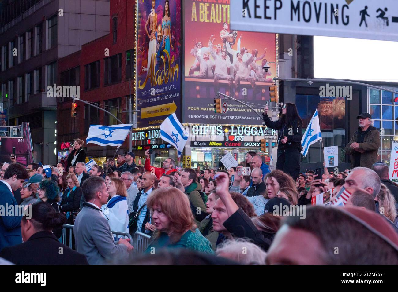 New York, New York, USA. 19th Oct, 2023. Thousands of people attend ...