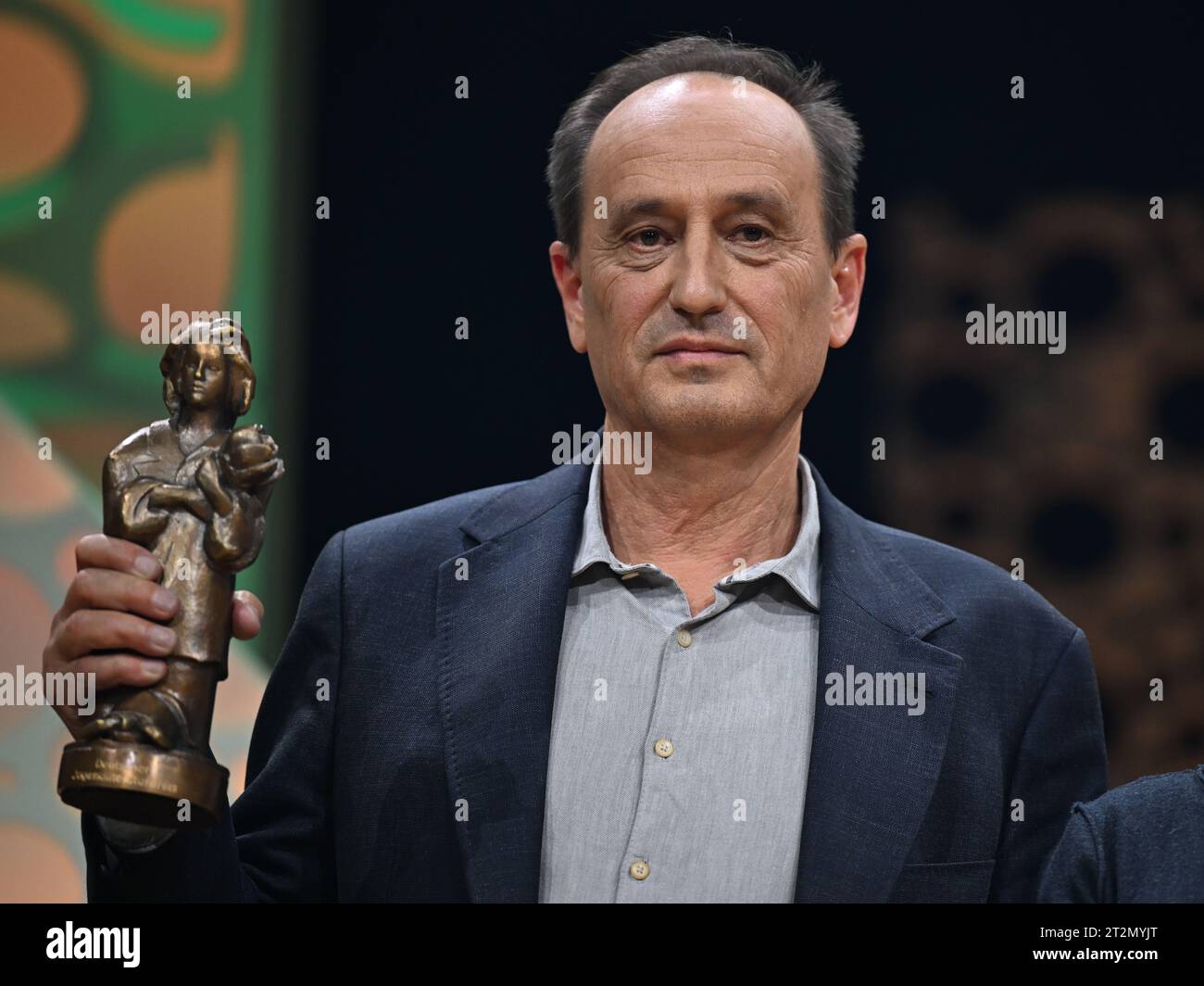 20 October 2023, Hesse, Frankfurt/Main: Author Alois Prinz is awarded ...