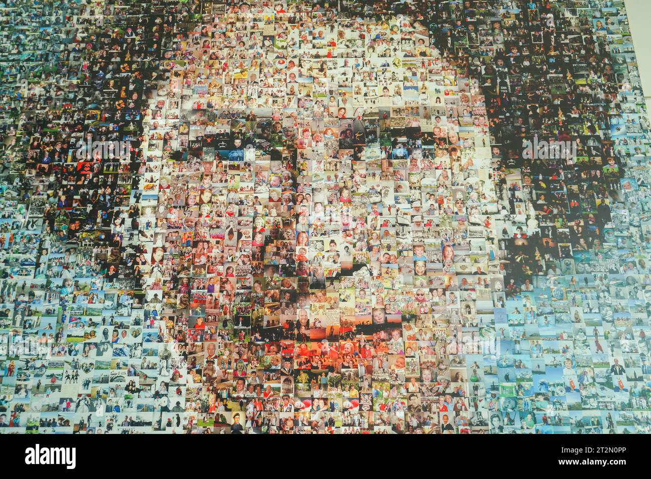 Queen elizabeth ii at gatwick airport hi-res stock photography and ...