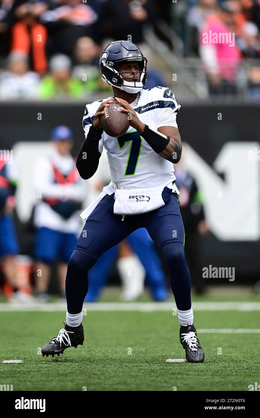 Seattle Seahawks quarterback Geno Smith (7) drops back to pass during ...