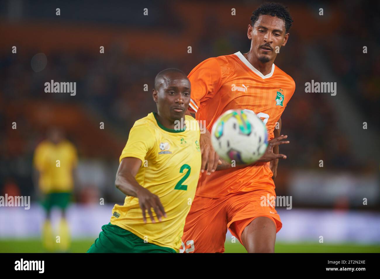 Sebastien Haller facing South African Nyiko Mobbie Stock Photo - Alamy
