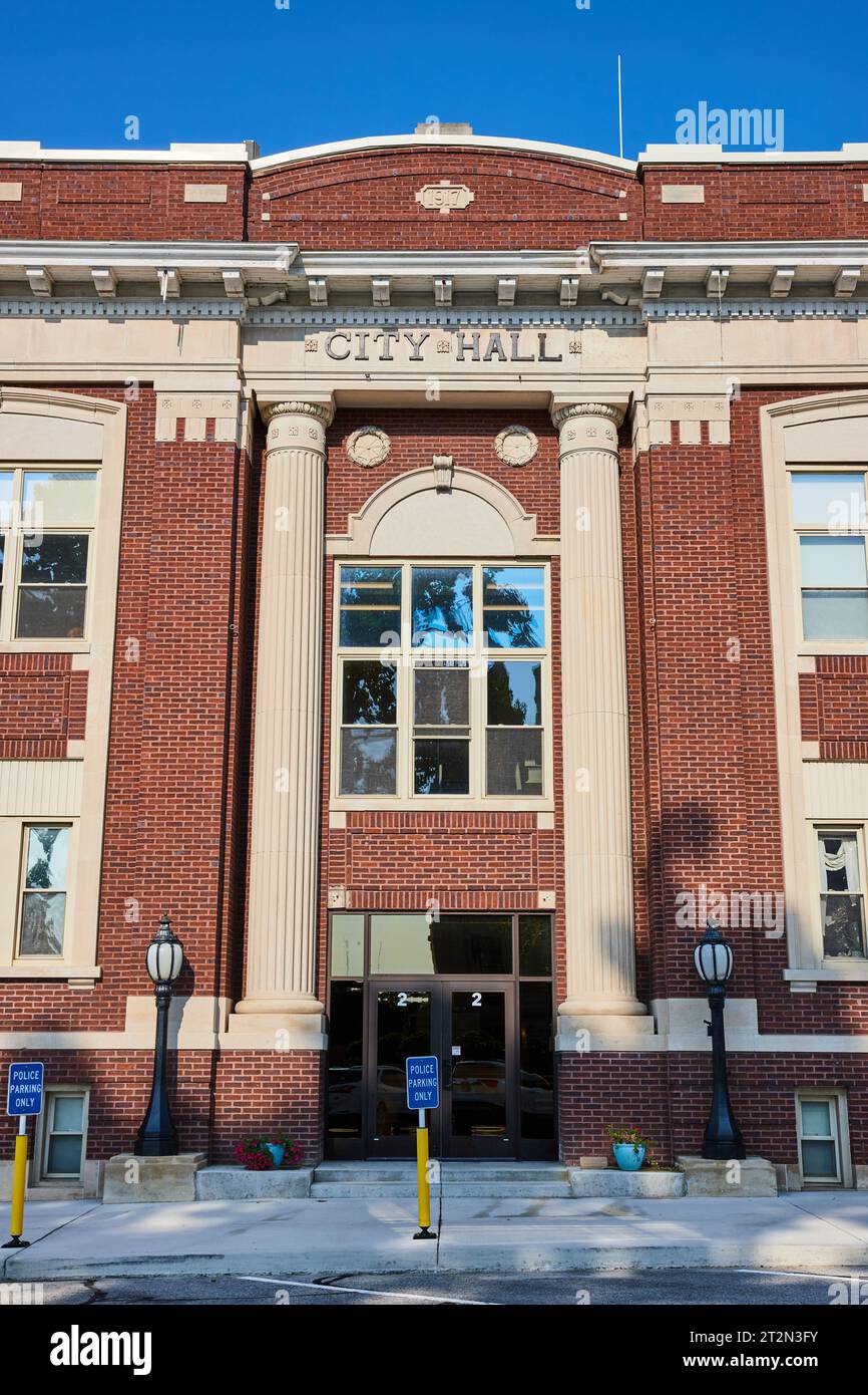 Police parking only sign hi-res stock photography and images - Alamy
