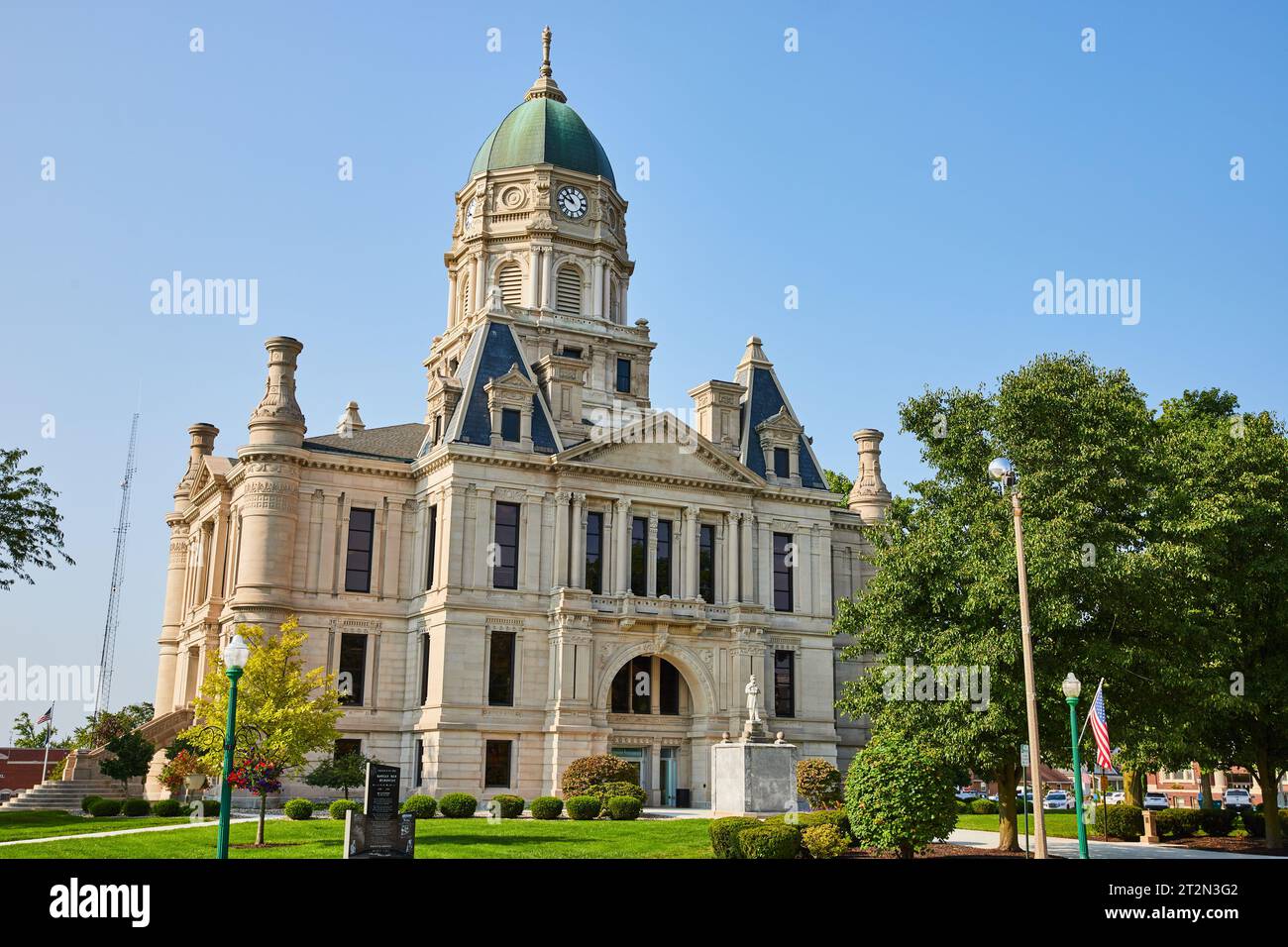 Courthouse that looks like a castle hi-res stock photography and images ...