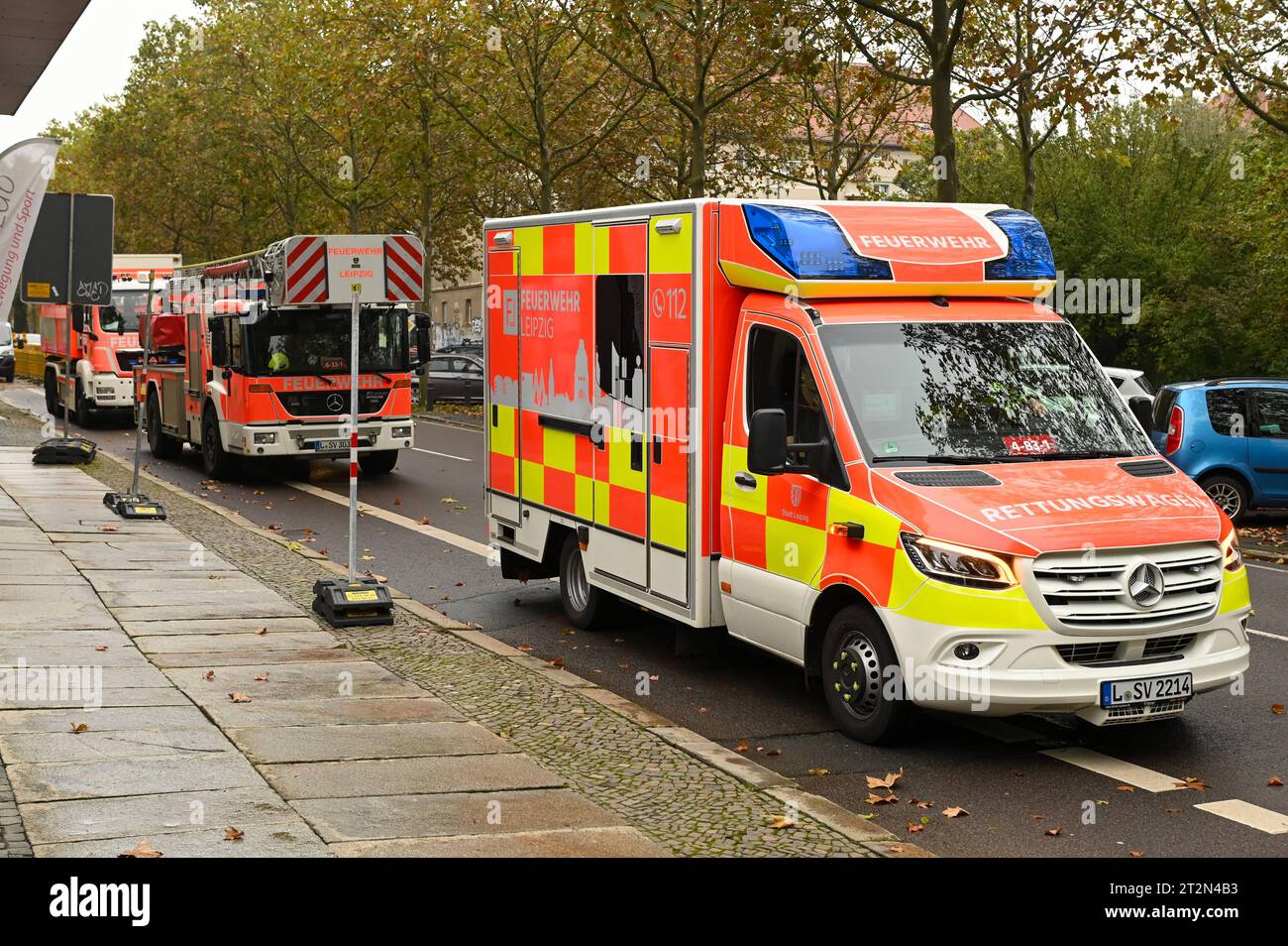 Leipzig - Weißes Pulver im Polizeirevier: ABC-Zug der Feuerwehr rückt an 20.10.2023 gegen 10.15 ...