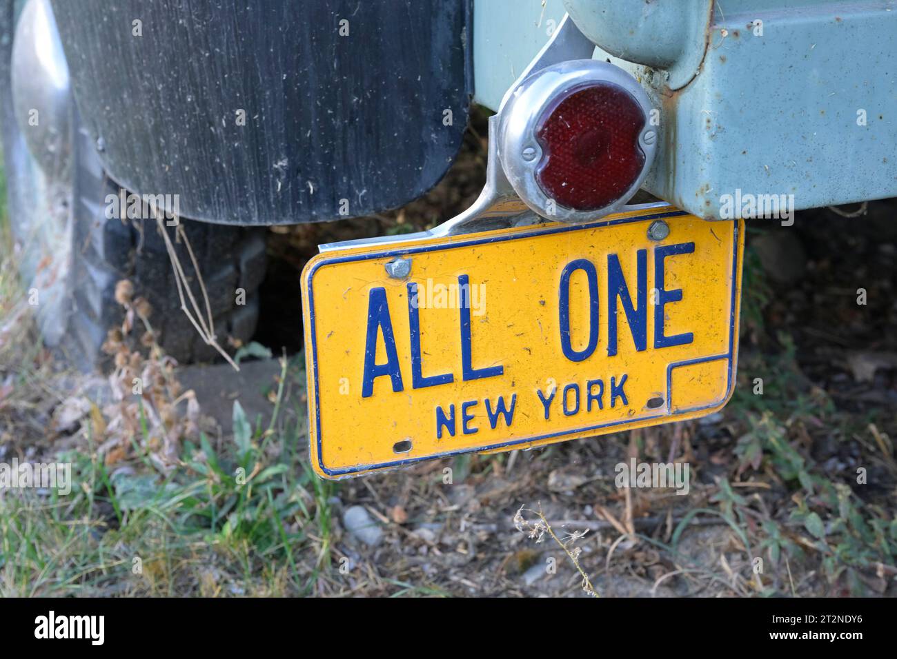 Old new york license plate hi-res stock photography and images - Alamy