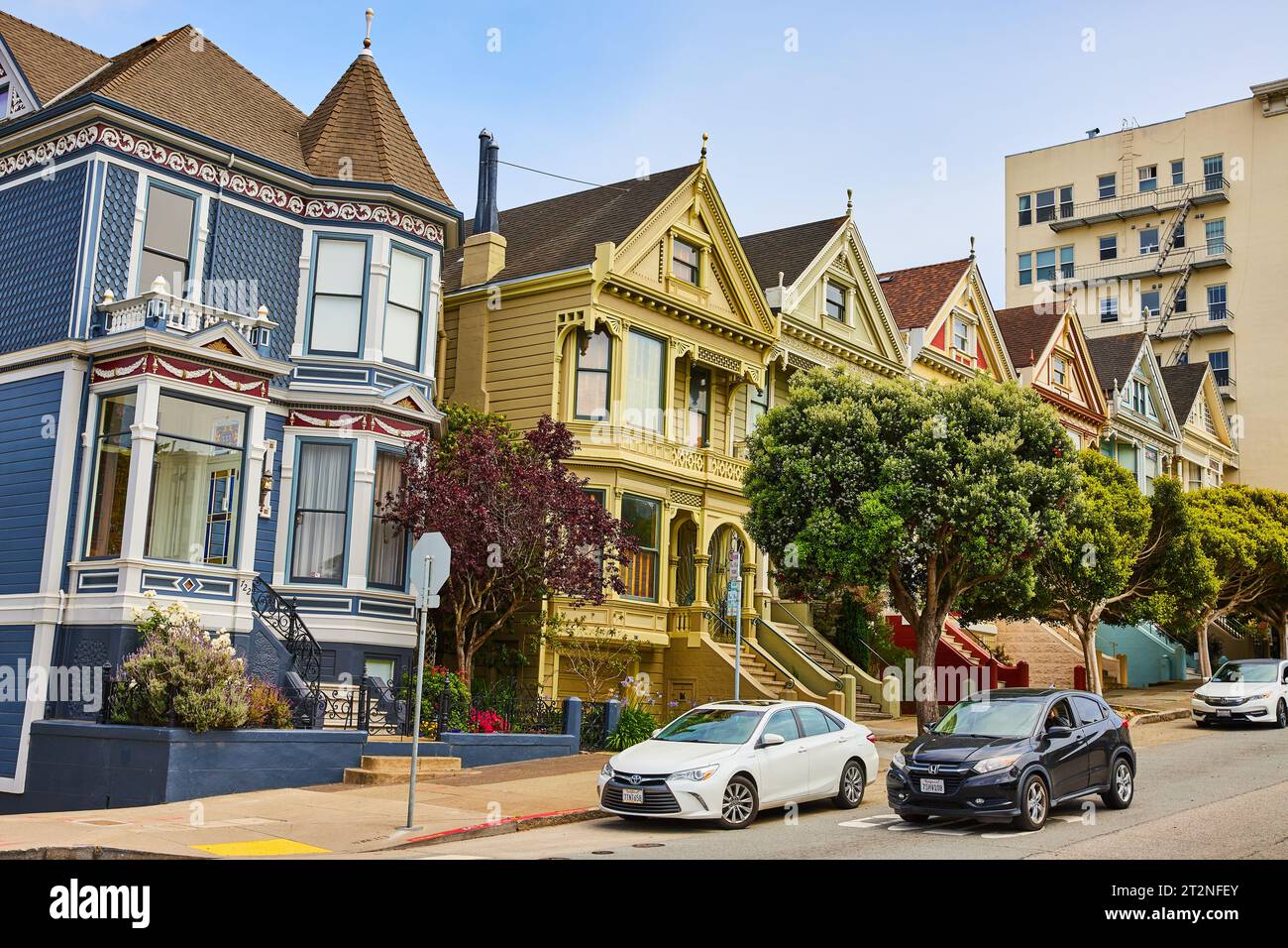 Colorful victorian style houses hi-res stock photography and images - Alamy