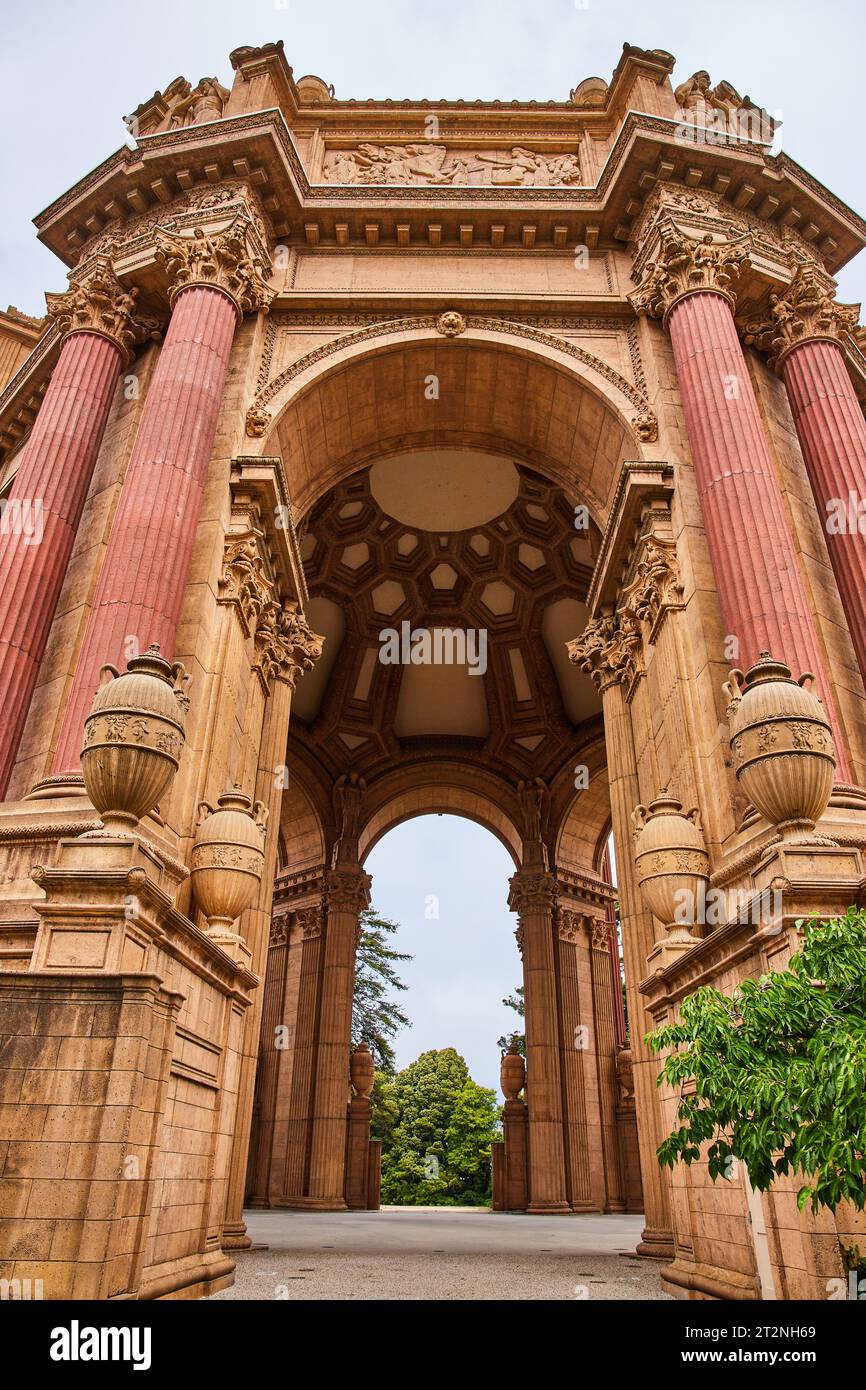 Entrance to open rotunda with Ancient Roman architecture at Palace of ...