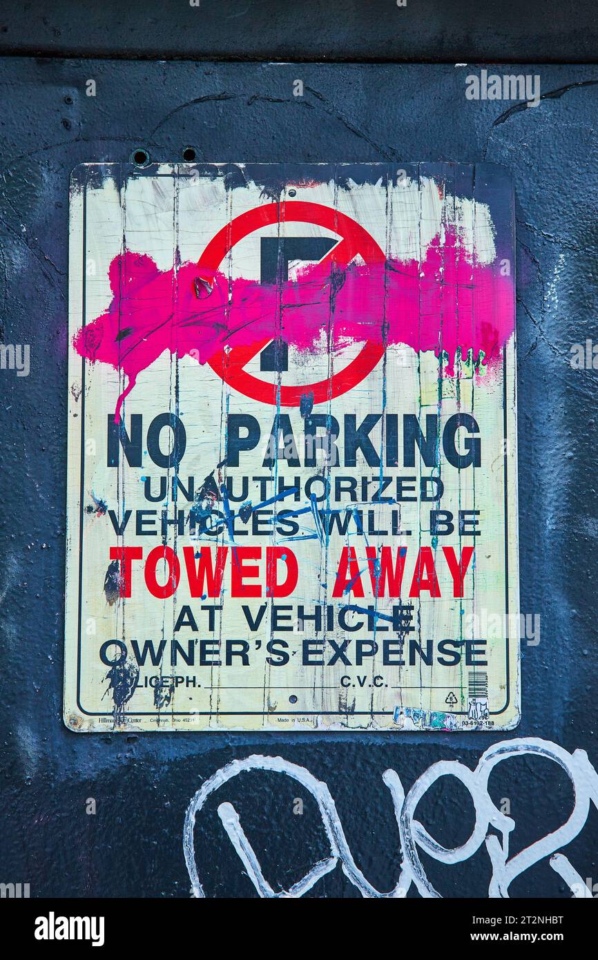 Pink no parking hi-res stock photography and images - Alamy